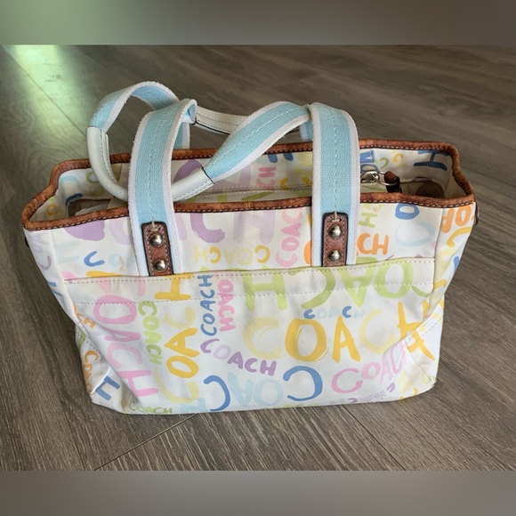Coach | Bags | Coach Hamptons Signature Scribble Graffiti Pastel Tote ...
